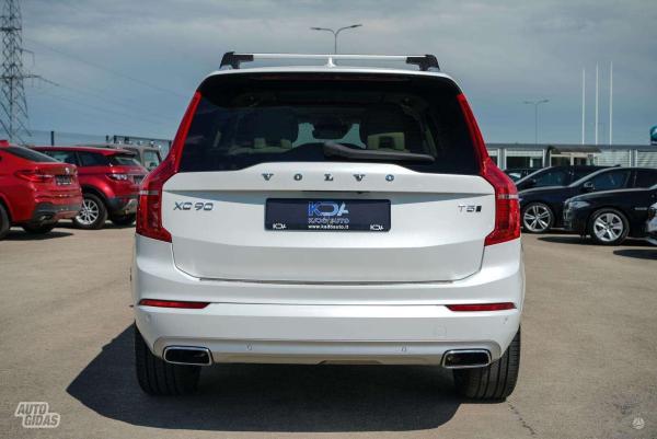 White Volvo XC90 2021 in Marijampole, with an engine capacity of 2.00 L and mileage of 97 thousand km for 29950 €, photo 10 on AUTOMOTO.COM.LV