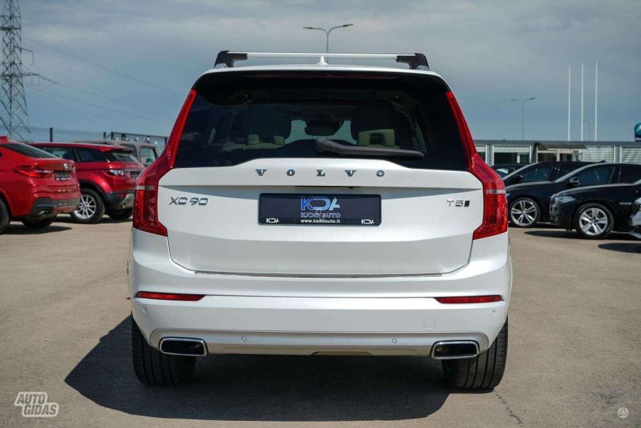 Balts Volvo XC90 2021 Marijampole, ar dzinēja tilpumu 2.00 L un nobraukumu 97 tūkst. km par 29950 €, foto 11 vietnē AUTOMOTO.COM.LV