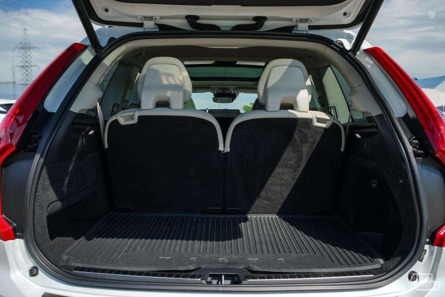 Balts Volvo XC90 2021 Marijampole, ar dzinēja tilpumu 2.00 L un nobraukumu 97 tūkst. km par 29950 €, foto 15 vietnē AUTOMOTO.COM.LV
