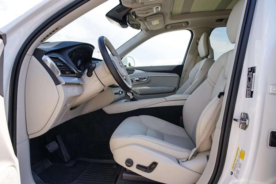 Balts Volvo XC90 2021 Marijampole, ar dzinēja tilpumu 2.00 L un nobraukumu 97 tūkst. km par 29950 €, foto 28 vietnē AUTOMOTO.COM.LV