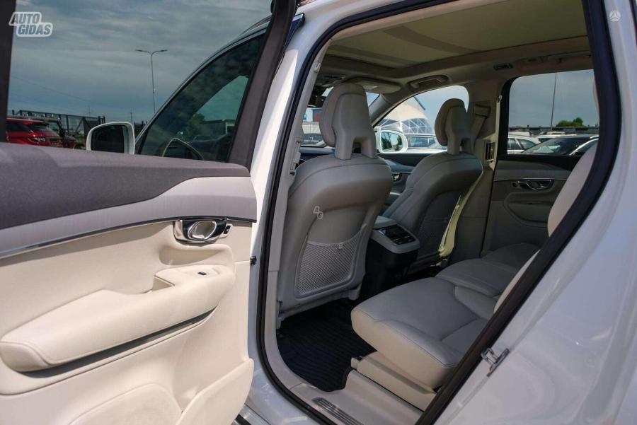 Balts Volvo XC90 2021 Marijampole, ar dzinēja tilpumu 2.00 L un nobraukumu 97 tūkst. km par 29950 €, foto 32 vietnē AUTOMOTO.COM.LV
