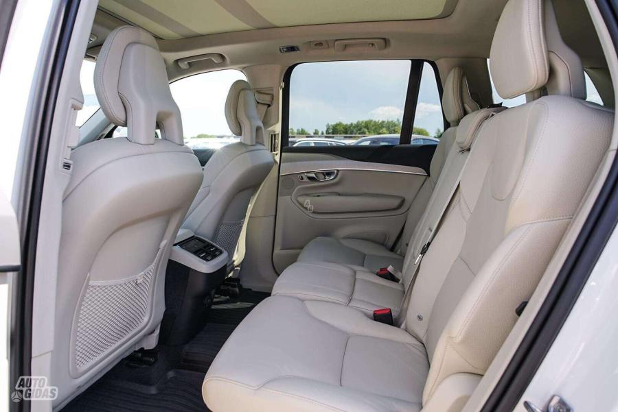 Balts Volvo XC90 2021 Marijampole, ar dzinēja tilpumu 2.00 L un nobraukumu 97 tūkst. km par 29950 €, foto 33 vietnē AUTOMOTO.COM.LV