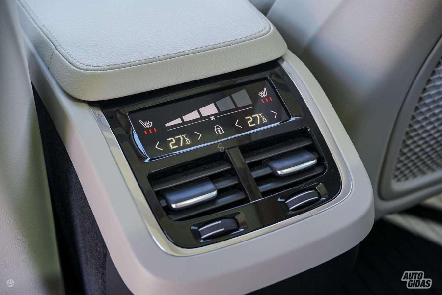 Balts Volvo XC90 2021 Marijampole, ar dzinēja tilpumu 2.00 L un nobraukumu 97 tūkst. km par 29950 €, foto 34 vietnē AUTOMOTO.COM.LV