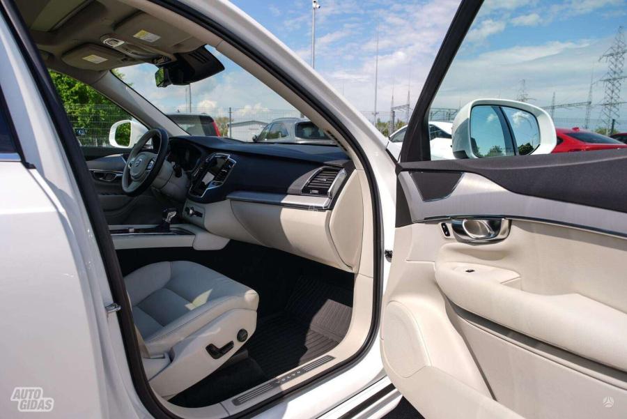 Balts Volvo XC90 2021 Marijampole, ar dzinēja tilpumu 2.00 L un nobraukumu 97 tūkst. km par 29950 €, foto 38 vietnē AUTOMOTO.COM.LV