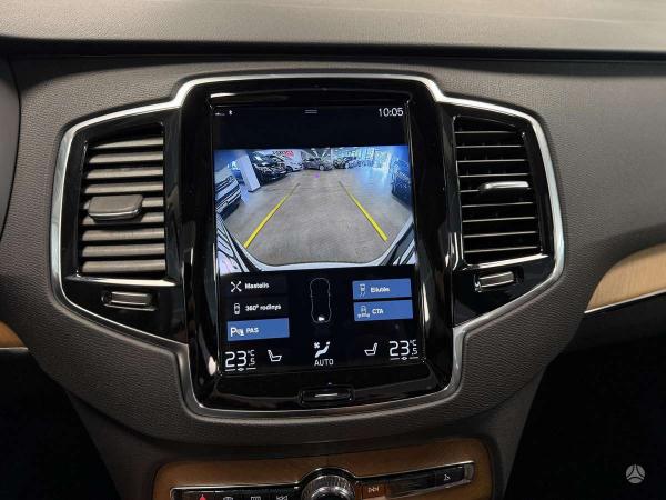 White Volvo XC90 2021 in Klaipeda, with an engine capacity of 2.00 L and mileage of 126 thousand km for 28900 €, photo 7 on AUTOMOTO.COM.LV