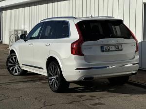 White Volvo XC90 2021 in Riga, with an engine capacity of 2.00 L and mileage of 114 thousand km for 36600 €, photo 4 on AUTOMOTO.COM.LV