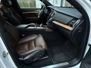 White Volvo XC90 2021 in Riga, with an engine capacity of 2.00 L and mileage of 114 thousand km for 36600 €, photo 22 on AUTOMOTO.COM.LV