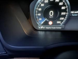 White Volvo XC90 2021 in Riga, with an engine capacity of 2.00 L and mileage of 114 thousand km for 36600 €, photo 23 on AUTOMOTO.COM.LV