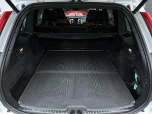 White Volvo XC90 2021 in Riga, with an engine capacity of 2.00 L and mileage of 114 thousand km for 36600 €, photo 28 on AUTOMOTO.COM.LV