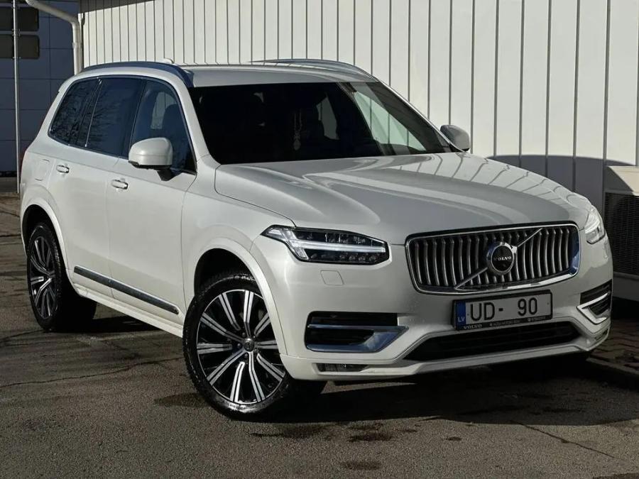 White Volvo XC90 2021 in Riga, with an engine capacity of 2.00 L and mileage of 114 thousand km for 36600 €, photo 31 on AUTOMOTO.COM.LV