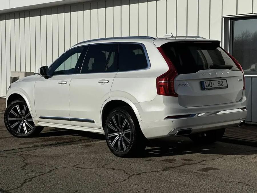 White Volvo XC90 2021 in Riga, with an engine capacity of 2.00 L and mileage of 114 thousand km for 36600 €, photo 32 on AUTOMOTO.COM.LV