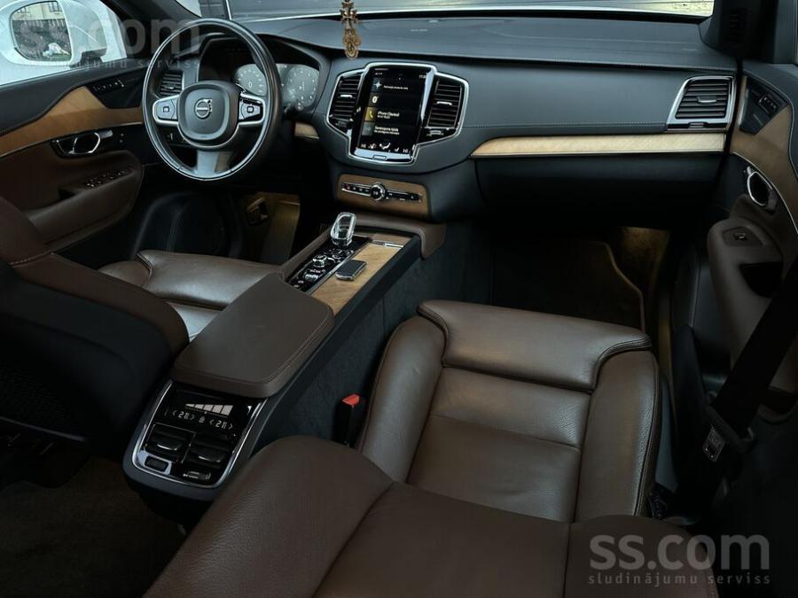 Balts Volvo XC90 2021 Rīga, ar dzinēja tilpumu 2.00 L un nobraukumu 114 tūkst. km par 36600 €, foto 16 vietnē AUTOMOTO.COM.LV