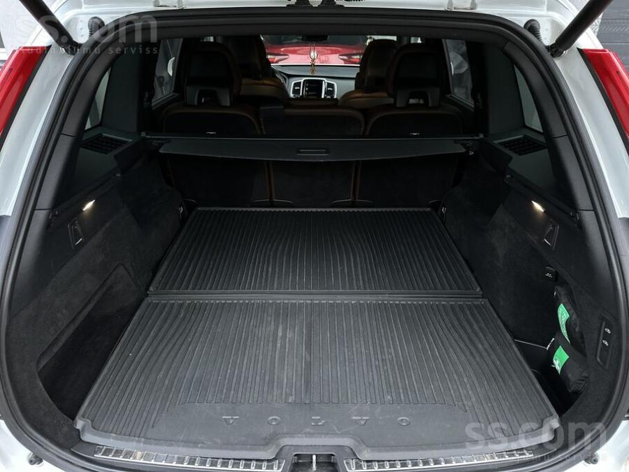 Balts Volvo XC90 2021 Rīga, ar dzinēja tilpumu 2.00 L un nobraukumu 114 tūkst. km par 36600 €, foto 28 vietnē AUTOMOTO.COM.LV
