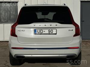 Balts Volvo XC90 2021 Rīga, ar dzinēja tilpumu 2.00 L un nobraukumu 114 tūkst. km par 36600 €, foto 34 vietnē AUTOMOTO.COM.LV