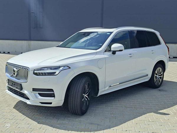 White Volvo XC90 2021 in Siauliai, with an engine capacity of 1.97 L and mileage of 173 thousand km for 30950 €, photo 4 on AUTOMOTO.COM.LV