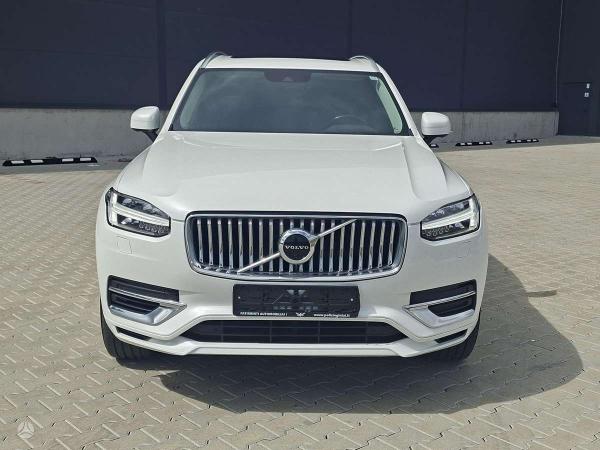 White Volvo XC90 2021 in Siauliai, with an engine capacity of 1.97 L and mileage of 173 thousand km for 30950 €, photo 5 on AUTOMOTO.COM.LV