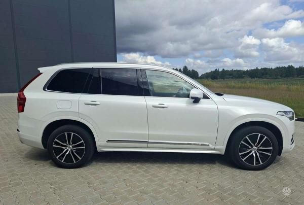White Volvo XC90 2021 in Siauliai, with an engine capacity of 1.97 L and mileage of 173 thousand km for 30950 €, photo 9 on AUTOMOTO.COM.LV