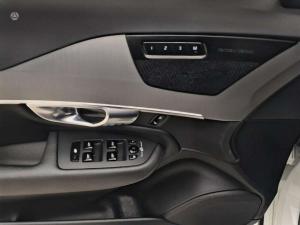 Balts Volvo XC90 2021 Šauļi, ar dzinēja tilpumu 1.97 L un nobraukumu 173 tūkst. km par 30950 €, foto 17 vietnē AUTOMOTO.COM.LV