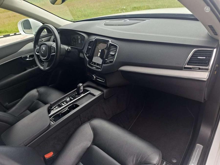 Balts Volvo XC90 2021 Šauļi, ar dzinēja tilpumu 1.97 L un nobraukumu 173 tūkst. km par 30950 €, foto 24 vietnē AUTOMOTO.COM.LV