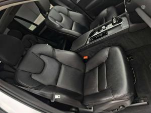 Balts Volvo XC90 2021 Šauļi, ar dzinēja tilpumu 1.97 L un nobraukumu 173 tūkst. km par 30950 €, foto 27 vietnē AUTOMOTO.COM.LV