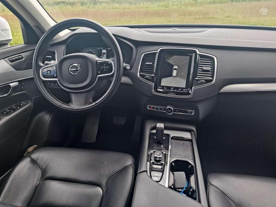 Balts Volvo XC90 2021 Šauļi, ar dzinēja tilpumu 1.97 L un nobraukumu 173 tūkst. km par 30950 €, foto 33 vietnē AUTOMOTO.COM.LV