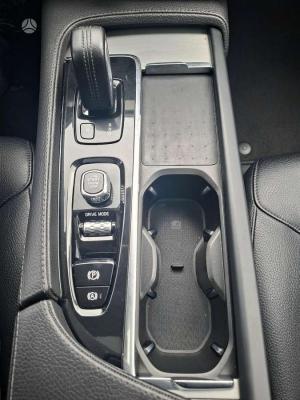 Balts Volvo XC90 2021 Šauļi, ar dzinēja tilpumu 1.97 L un nobraukumu 173 tūkst. km par 30950 €, foto 37 vietnē AUTOMOTO.COM.LV