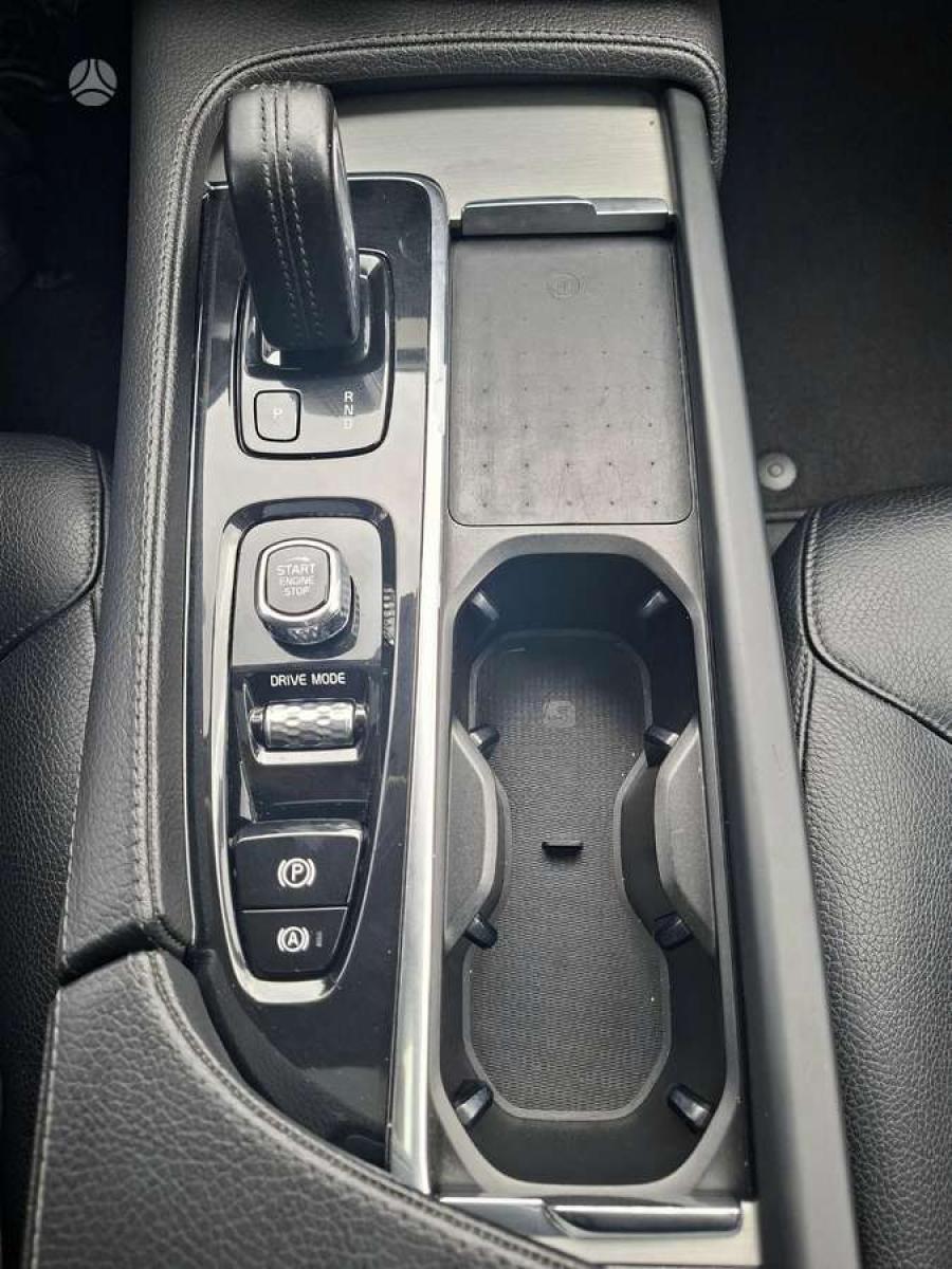Balts Volvo XC90 2021 Šauļi, ar dzinēja tilpumu 1.97 L un nobraukumu 173 tūkst. km par 30950 €, foto 37 vietnē AUTOMOTO.COM.LV