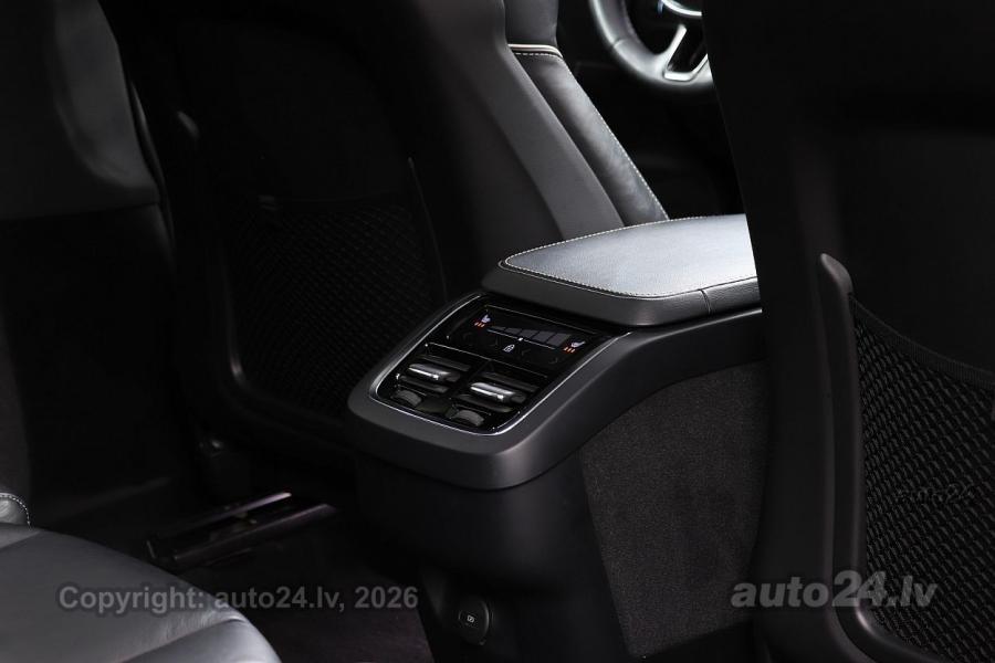 Balts Volvo XC90 2021 Tallina, ar dzinēja tilpumu 2.00 L un nobraukumu 76 tūkst. km par 42500 €, foto 19 vietnē AUTOMOTO.COM.LV
