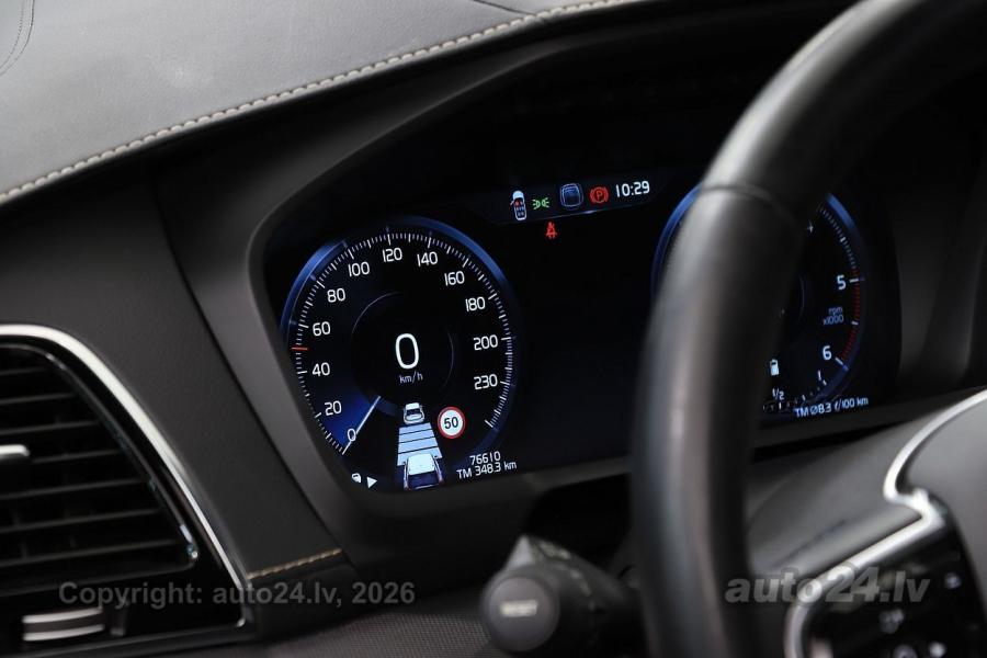 Balts Volvo XC90 2021 Tallina, ar dzinēja tilpumu 2.00 L un nobraukumu 76 tūkst. km par 42500 €, foto 22 vietnē AUTOMOTO.COM.LV