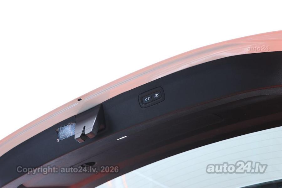 Balts Volvo XC90 2021 Tallina, ar dzinēja tilpumu 2.00 L un nobraukumu 76 tūkst. km par 42500 €, foto 26 vietnē AUTOMOTO.COM.LV