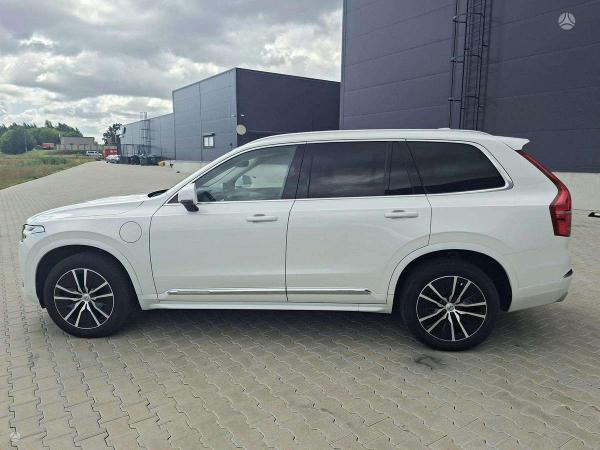 Volvo XC90 2021 in Siauliai on AUTOMOTO.COM.LV White Volvo XC90 2021 in Siauliai, with an engine capacity of 1.97 L and mileage of 173 thousand km for 29950 €, photo 11 on AUTOMOTO.COM.LV