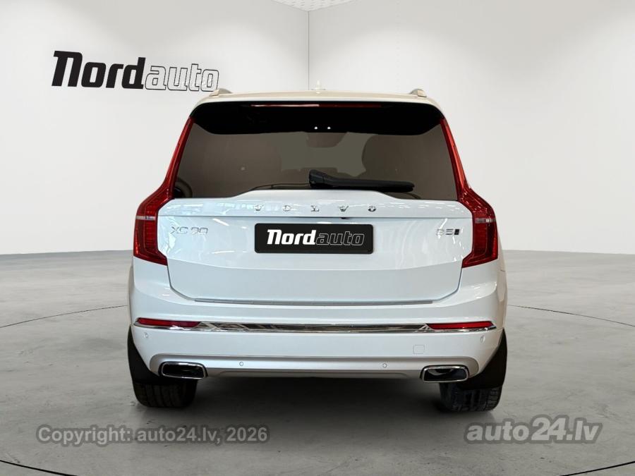 Balts Volvo XC90 2021 Tallina, ar dzinēja tilpumu 2.00 L un nobraukumu 91 tūkst. km par 41900 €, foto 5 vietnē AUTOMOTO.COM.LV