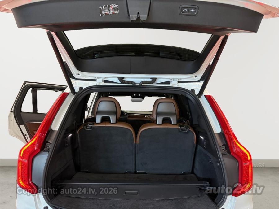 Balts Volvo XC90 2021 Tallina, ar dzinēja tilpumu 2.00 L un nobraukumu 91 tūkst. km par 41900 €, foto 14 vietnē AUTOMOTO.COM.LV