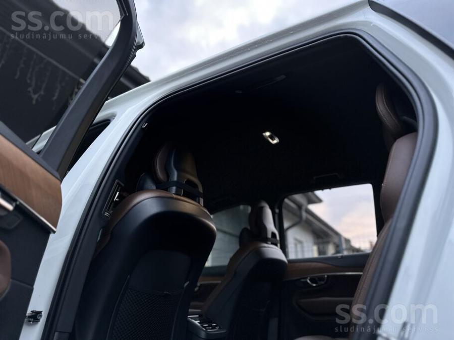 Balts Volvo XC90 2021 Rīga, ar dzinēja tilpumu 2.00 L un nobraukumu 114 tūkst. km par 35700 €, foto 15 vietnē AUTOMOTO.COM.LV