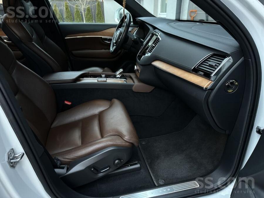 Balts Volvo XC90 2021 Rīga, ar dzinēja tilpumu 2.00 L un nobraukumu 114 tūkst. km par 35700 €, foto 22 vietnē AUTOMOTO.COM.LV