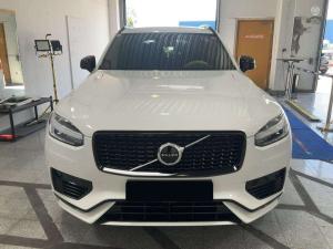 White Volvo XC90 2021 in Vilnius, with an engine capacity of 1.97 L and mileage of 174 thousand km for 33400 €, photo 3 on AUTOMOTO.COM.LV