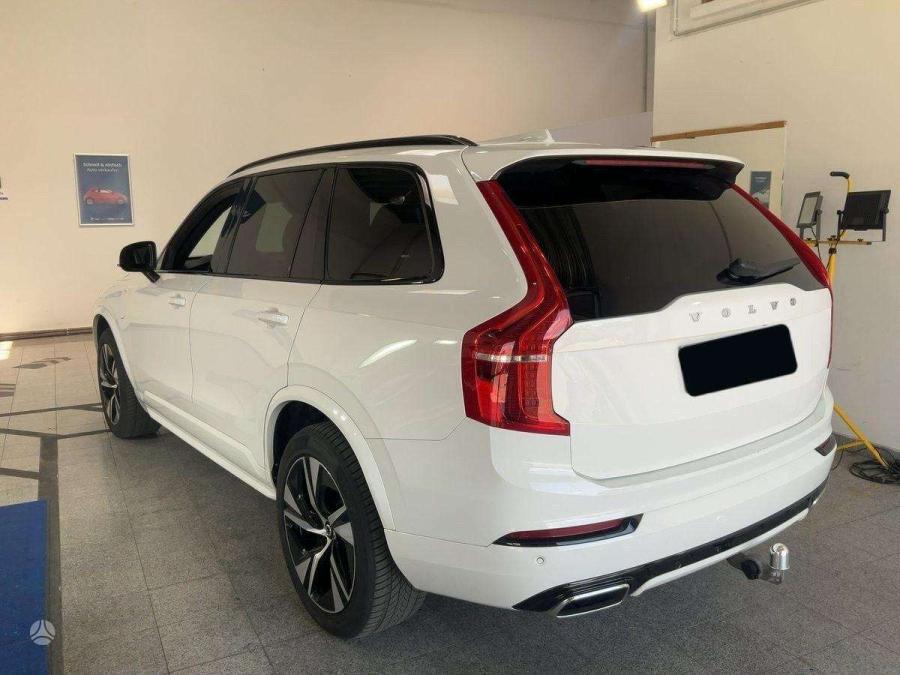 White Volvo XC90 2021 in Vilnius, with an engine capacity of 1.97 L and mileage of 174 thousand km for 33400 €, photo 5 on AUTOMOTO.COM.LV