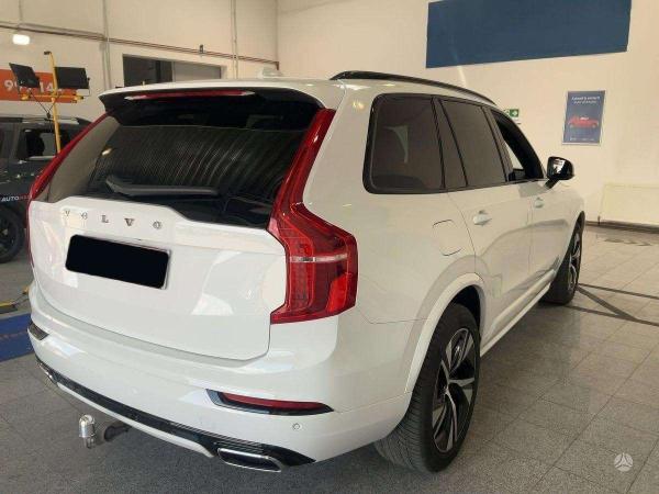 Volvo XC90 2021 in Vilnius on AUTOMOTO.COM.LV White Volvo XC90 2021 in Vilnius, with an engine capacity of 1.97 L and mileage of 174 thousand km for 33400 €, photo 7 on AUTOMOTO.COM.LV
