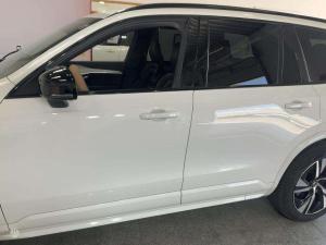 White Volvo XC90 2021 in Vilnius, with an engine capacity of 1.97 L and mileage of 174 thousand km for 33400 €, photo 8 on AUTOMOTO.COM.LV