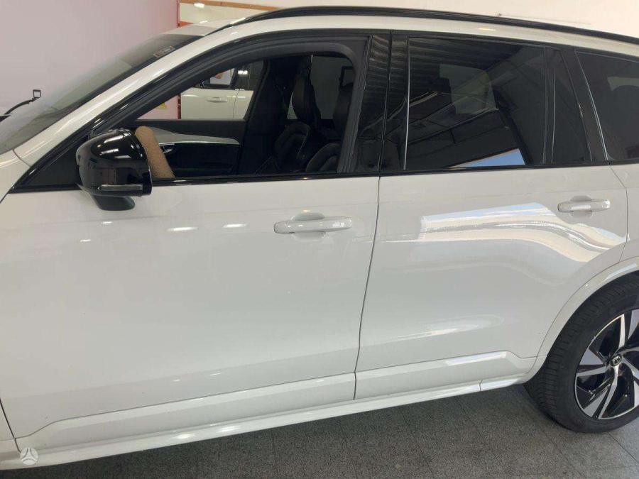 White Volvo XC90 2021 in Vilnius, with an engine capacity of 1.97 L and mileage of 174 thousand km for 33400 €, photo 8 on AUTOMOTO.COM.LV