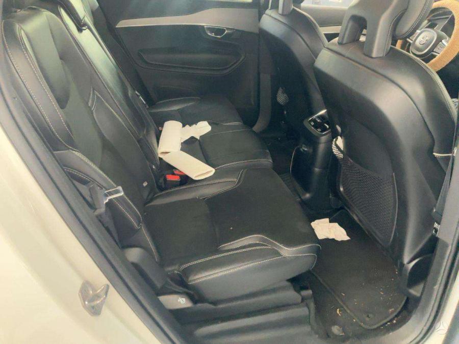 White Volvo XC90 2021 in Vilnius, with an engine capacity of 1.97 L and mileage of 174 thousand km for 33400 €, photo 11 on AUTOMOTO.COM.LV