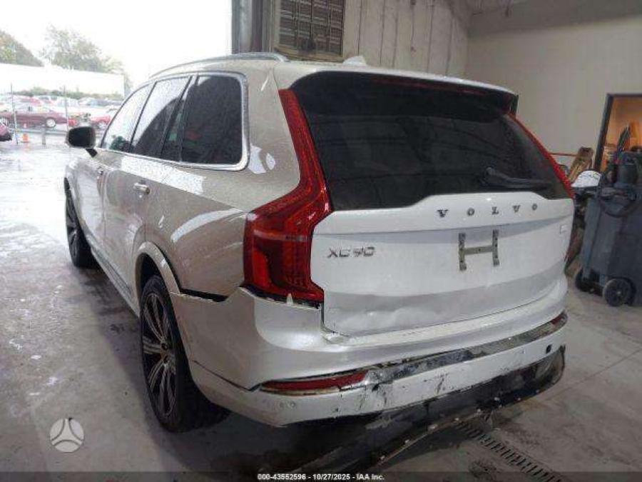 Balts Volvo XC90 2022 Klaipėda, ar dzinēja tilpumu 1.97 L un nobraukumu 64 tūkst. km par 16000 €, foto 3 vietnē AUTOMOTO.COM.LV