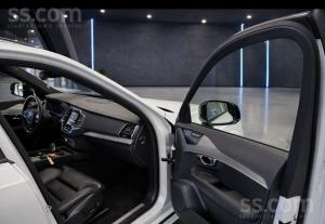 Balts Volvo XC90 2022 Rīga, ar dzinēja tilpumu 2.00 L un nobraukumu 82 tūkst. km par 46500 €, foto 5 vietnē AUTOMOTO.COM.LV