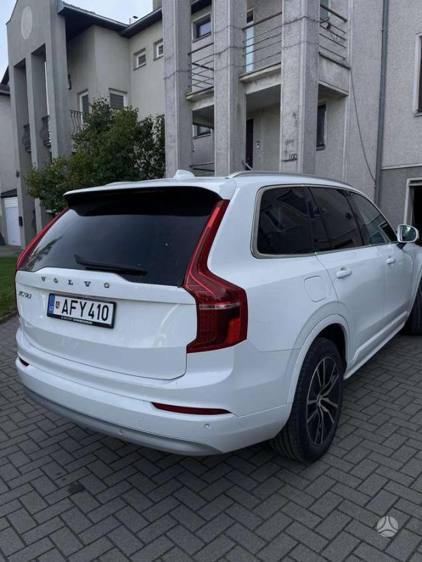 White Volvo XC90 2022 in Kaunas, with an engine capacity of 1.97 L and mileage of 182 thousand km for 33000 €, photo 3 on AUTOMOTO.COM.LV