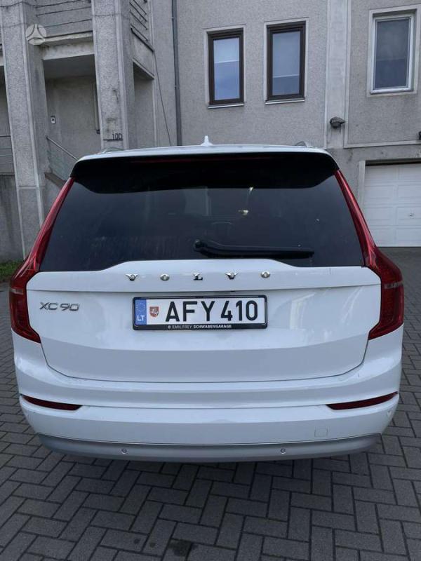 White Volvo XC90 2022 in Kaunas, with an engine capacity of 1.97 L and mileage of 182 thousand km for 33000 €, photo 4 on AUTOMOTO.COM.LV