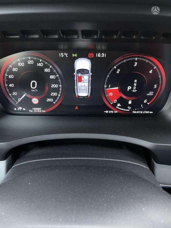 White Volvo XC90 2022 in Kaunas, with an engine capacity of 1.97 L and mileage of 182 thousand km for 33000 €, photo 10 on AUTOMOTO.COM.LV