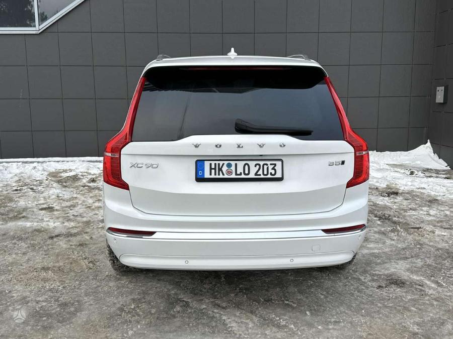 Balts Volvo XC90 2023 Klaipėda, ar dzinēja tilpumu 1.97 L un nobraukumu 22 tūkst. km par 48999 €, foto 28 vietnē AUTOMOTO.COM.LV