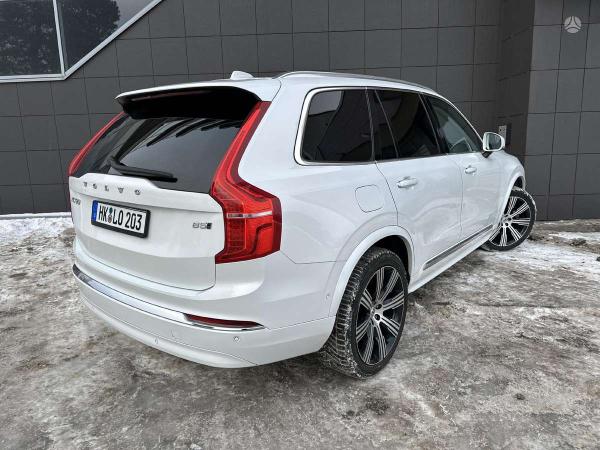 Balts Volvo XC90 2023 Klaipėda, ar dzinēja tilpumu 1.97 L un nobraukumu 22 tūkst. km par 48999 €, foto 3 vietnē AUTOMOTO.COM.LV