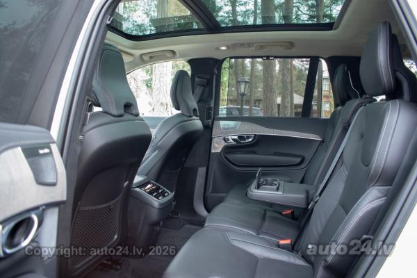 Balts Volvo XC90 2023 Tallina, ar dzinēja tilpumu 2.00 L un nobraukumu 31 tūkst. km par 66990 €, foto 4 vietnē AUTOMOTO.COM.LV