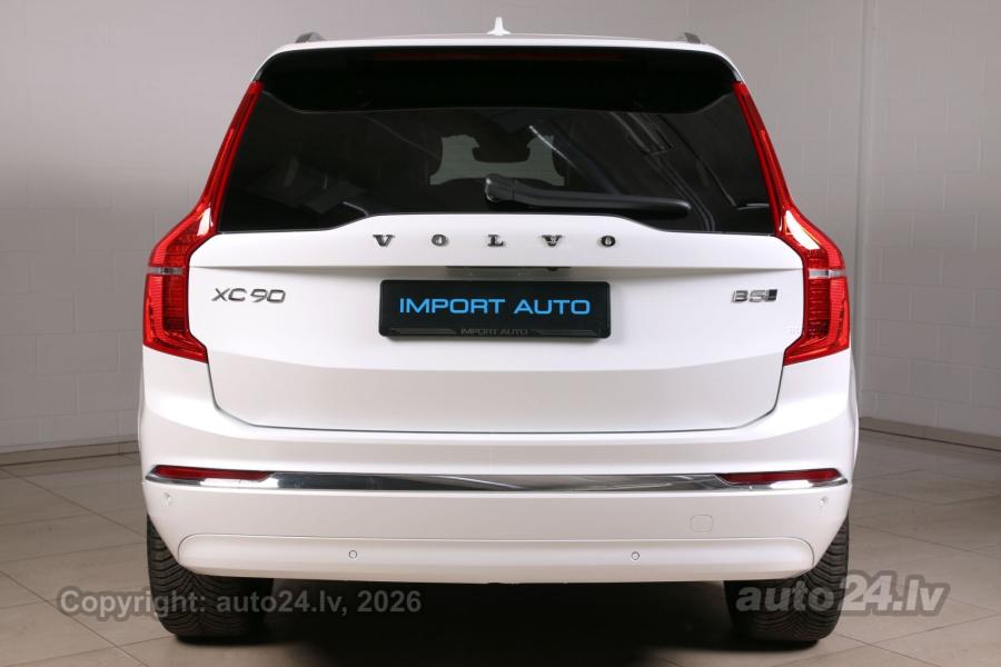 Balts Volvo XC90 2023 Tallina, ar dzinēja tilpumu 2.00 L un nobraukumu 87 tūkst. km par 44990 €, foto 10 vietnē AUTOMOTO.COM.LV